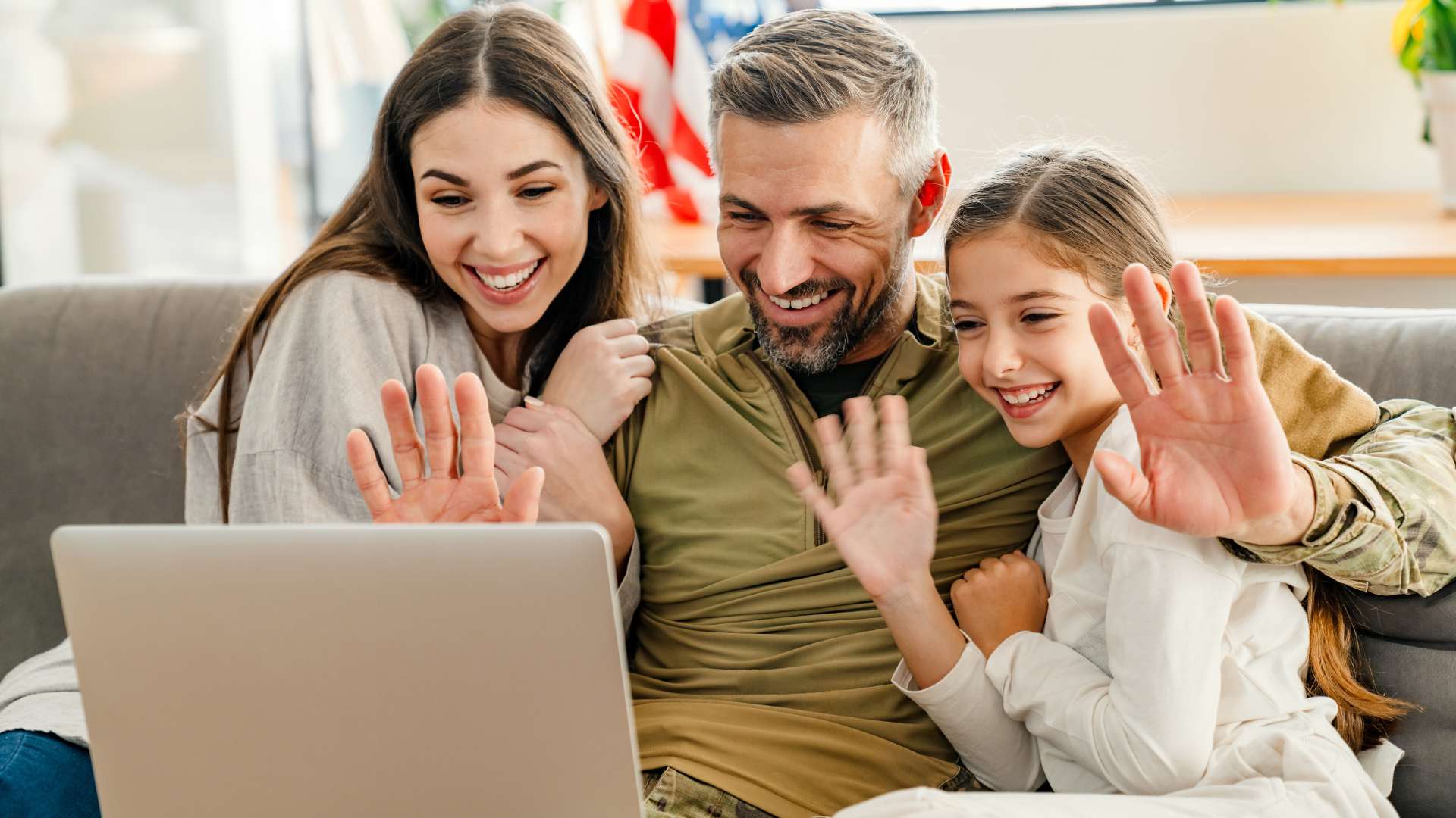 Balancing Digital Interaction: Managing Kids’ Online Use